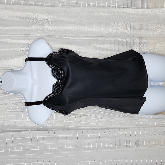 Vintage | Tops | Vintage Black Lace Trimmed Fitted Cami Undershirt Szs ...